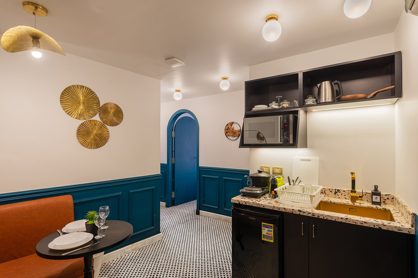 Downtown Egyptian Studio 22B – Andrew Shenouda Photography