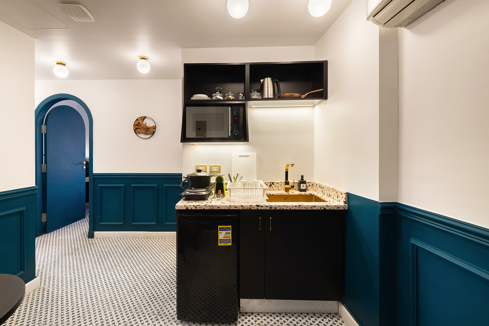 Downtown Egyptian Studio 22B – Andrew Shenouda Photography