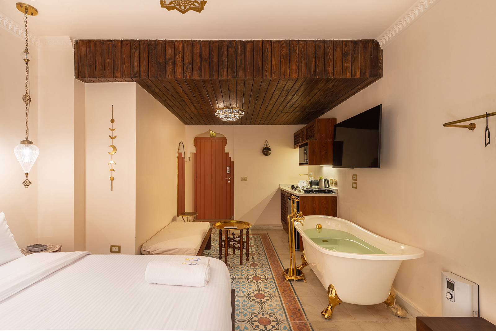 DOWNTOWN MOROCCAN STUDIO 14A – Andrew A. Shenouda photography